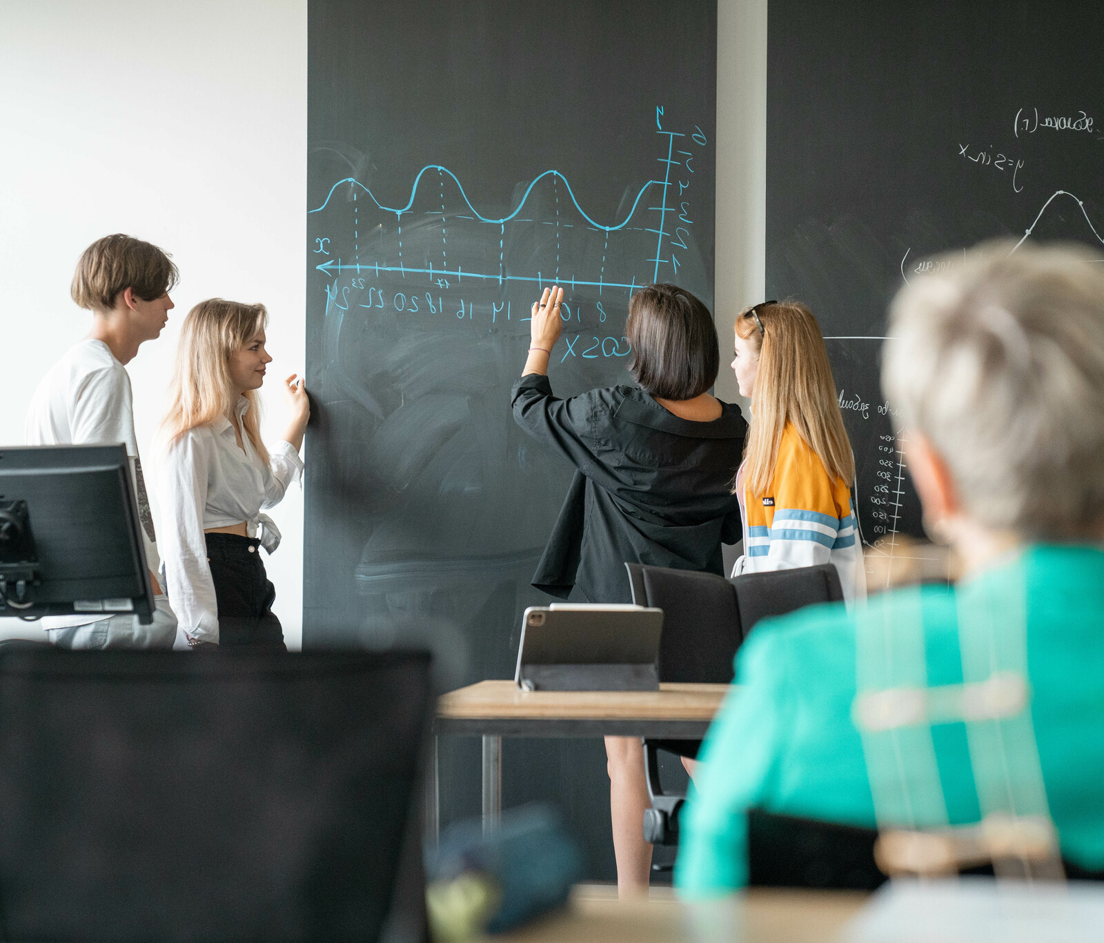 Mit Robotern Programmieren lernen – EB Zürich